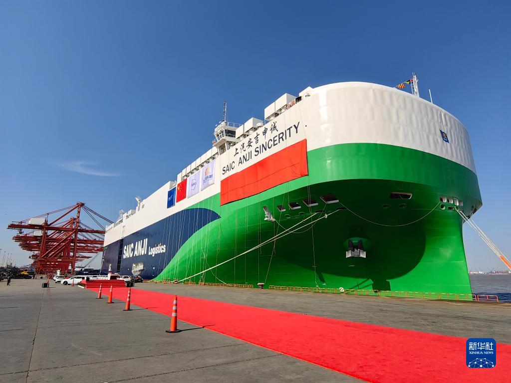 Navio cargueiro verde leva carros elétricos à Europa | China2Brazil